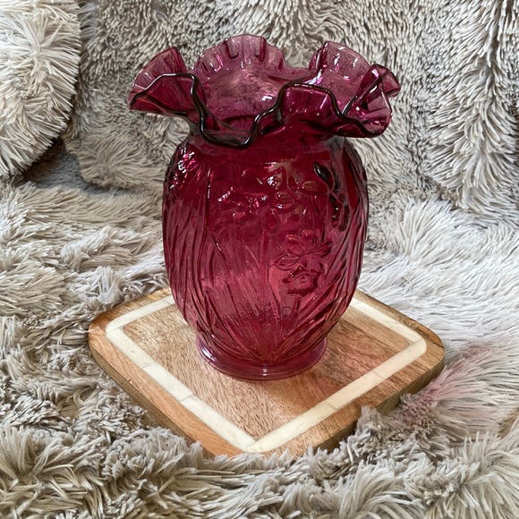 Fenton | Accents | Vintage 9s Fenton Daffodil Cranberry Ruffle Vase Euc ...
